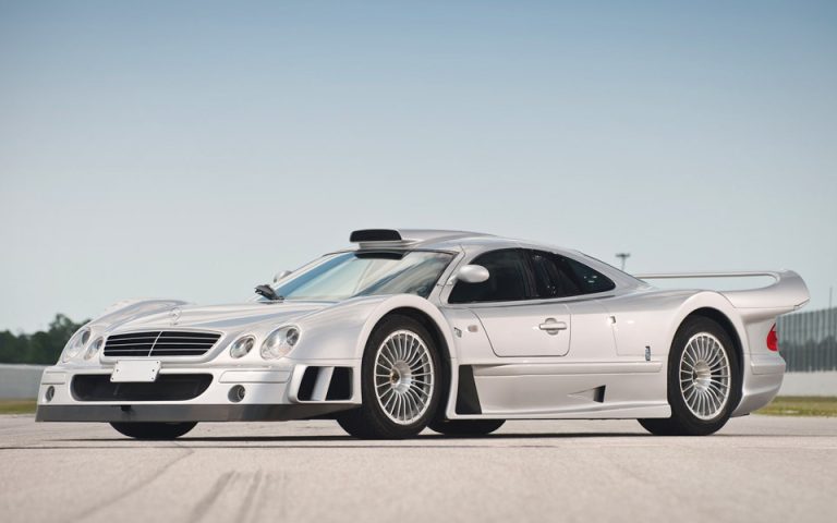 RM Sotheby's sælger en ultra-sjælden Mercedes-Benz AMG CLK GTR fra 1998