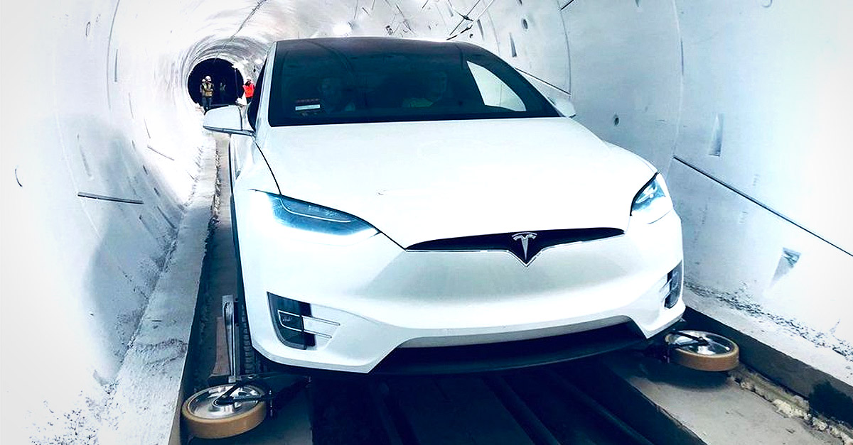 Elon Musk deler første video af sit tunnel-projekt