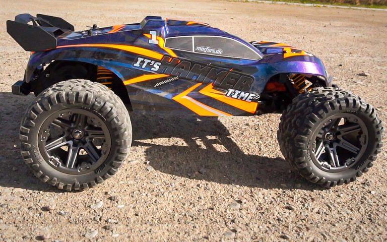 Hammer er en mega fed RC Monster Truck der laver tricks - MANDESAGER